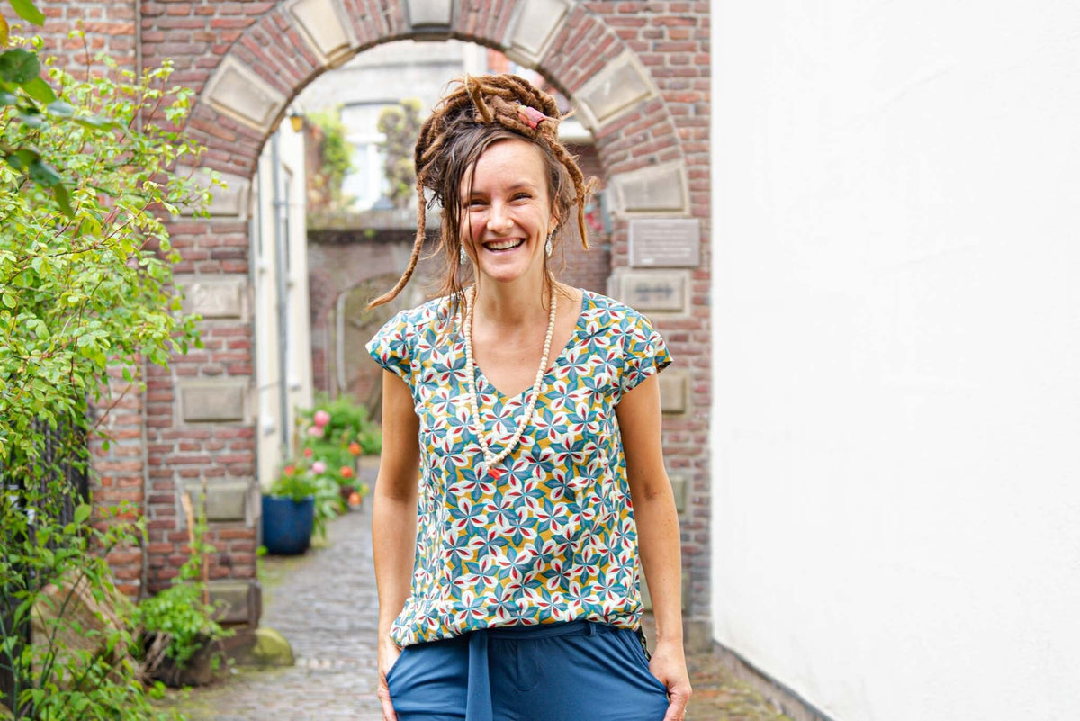 Alma cotton blouse - made by Tantilly- retro print